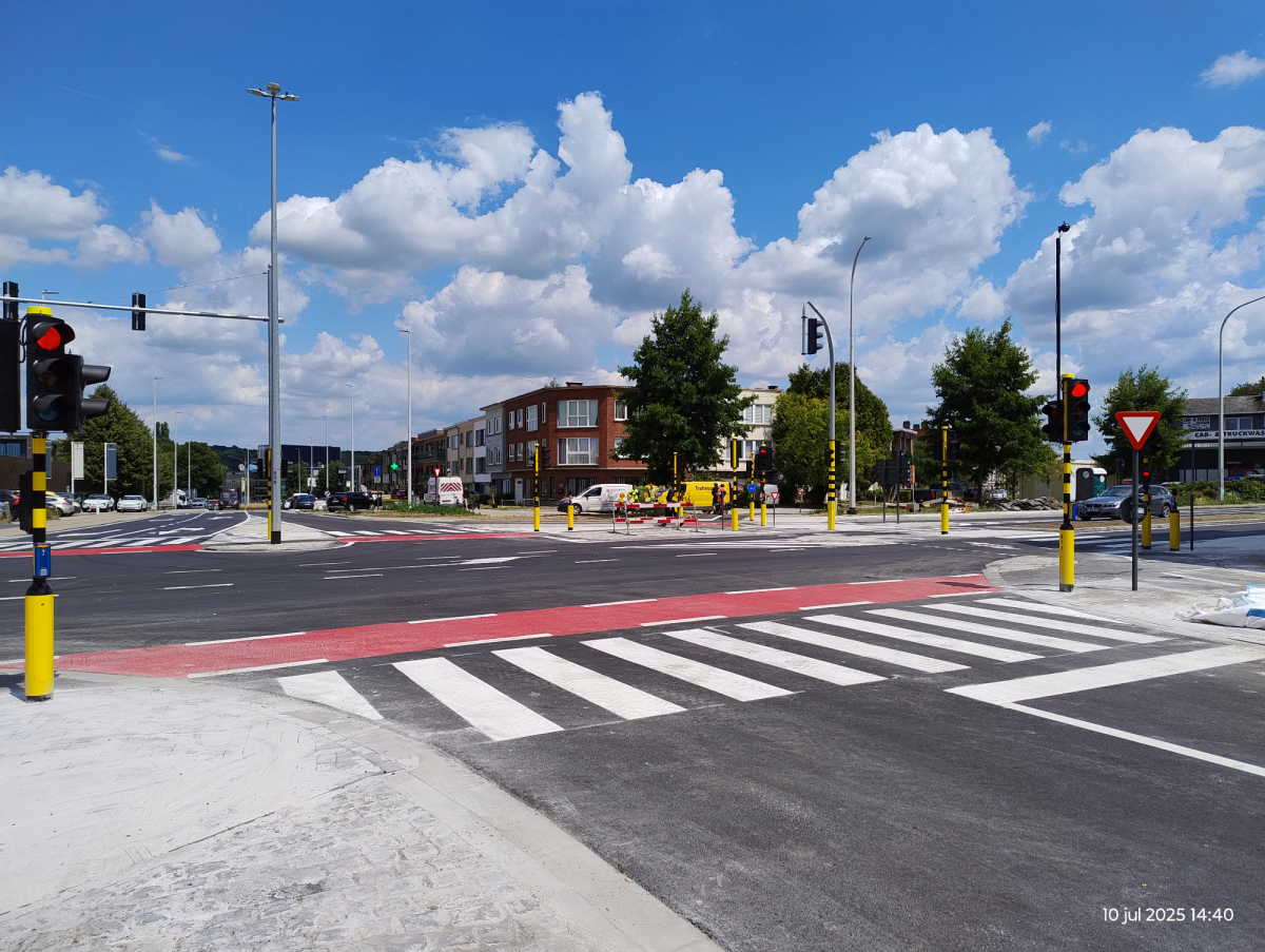 Kruispunt Brusselsesteenweg met Zuiderlaan heringericht: extra ruimte en oversteekplaatsen voor ...